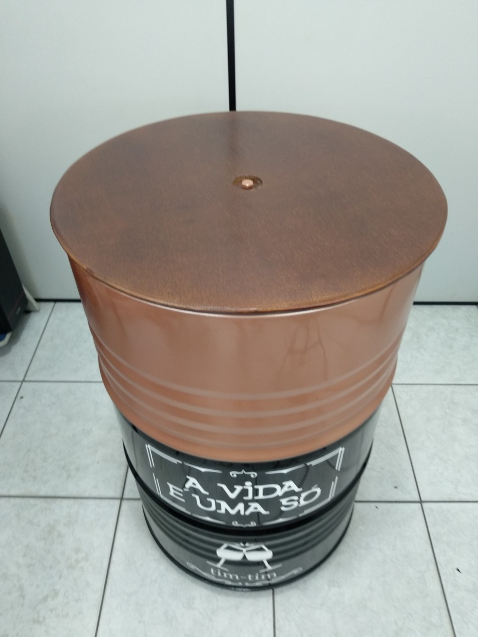 Tambor Metal 200l Tampo de Madeira Porta Traseira Pintura Dupla ...